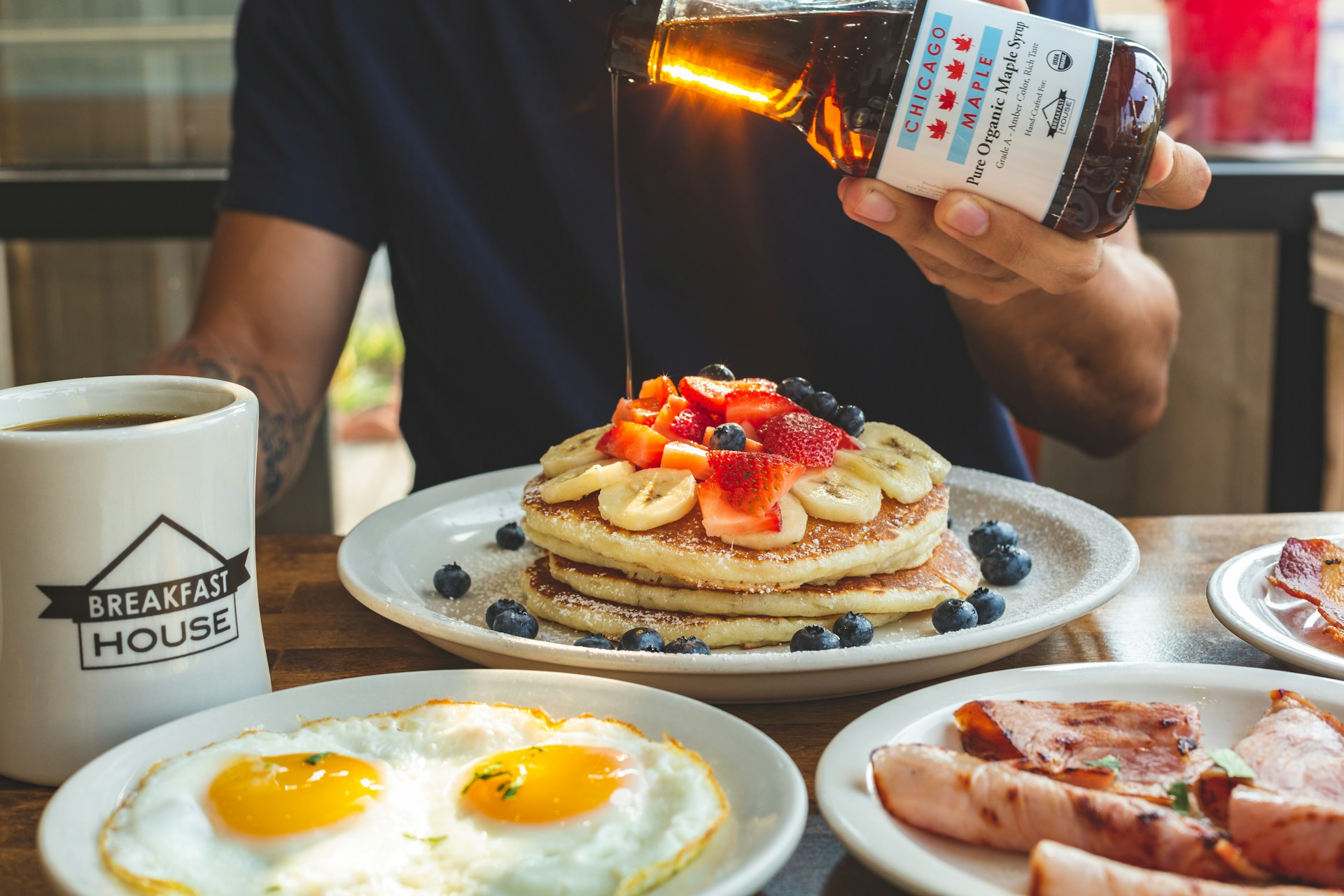 Exploring the Unique Flavors of American Breakfast Classics
